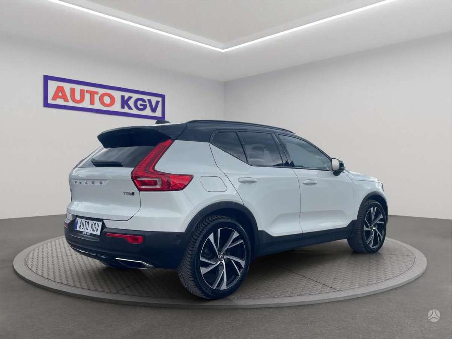 White Volvo XC40 2019 in Vilnius, with an engine capacity of 2.00 L and mileage of 48 thousand km for 23999 €, photo 5 on AUTOMOTO.COM.LV