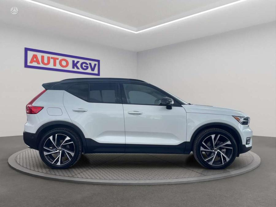 White Volvo XC40 2019 in Vilnius, with an engine capacity of 2.00 L and mileage of 48 thousand km for 23999 €, photo 6 on AUTOMOTO.COM.LV