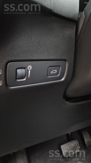 Белый Вольво XC40 2019 в Рига, объемом двигателя 1.50 л и пробегом 176 тыс. км за 19800 €, фото 14 на AUTOMOTO.COM.LV
