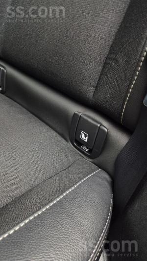 Белый Вольво XC40 2019 в Рига, объемом двигателя 1.50 л и пробегом 176 тыс. км за 19800 €, фото 15 на AUTOMOTO.COM.LV