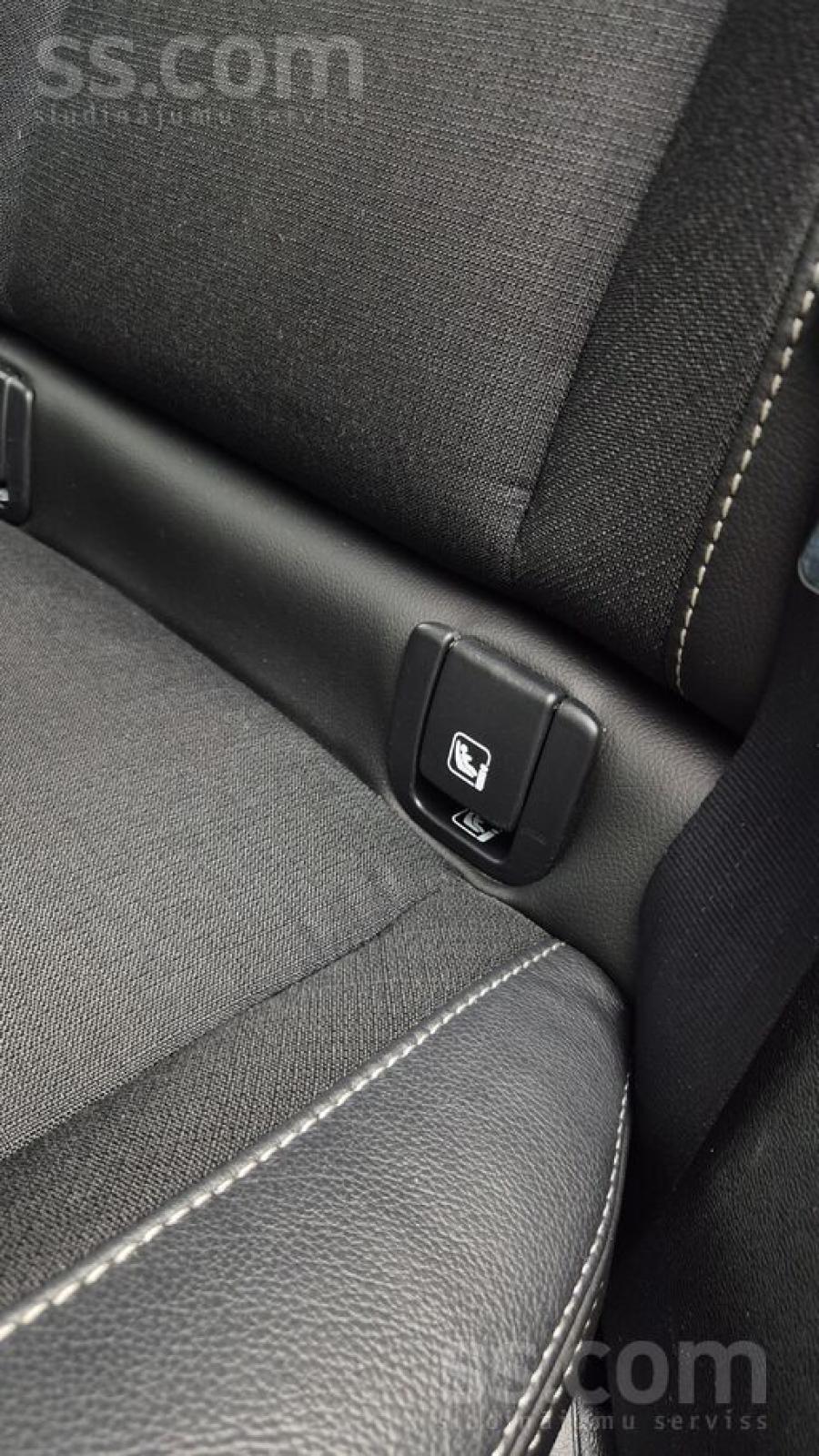 Белый Вольво XC40 2019 в Рига, объемом двигателя 1.50 л и пробегом 176 тыс. км за 19800 €, фото 15 на AUTOMOTO.COM.LV