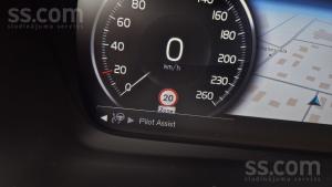 Белый Вольво XC40 2019 в Рига, объемом двигателя 1.50 л и пробегом 176 тыс. км за 19800 €, фото 18 на AUTOMOTO.COM.LV