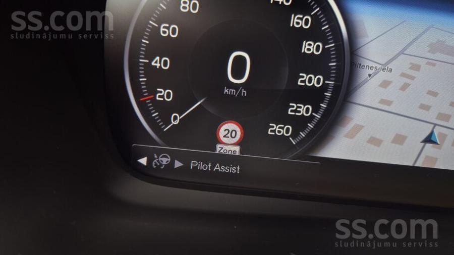 Белый Вольво XC40 2019 в Рига, объемом двигателя 1.50 л и пробегом 176 тыс. км за 19800 €, фото 18 на AUTOMOTO.COM.LV