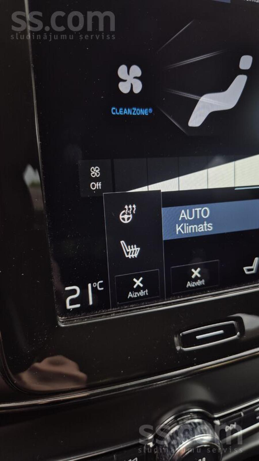Белый Вольво XC40 2019 в Рига, объемом двигателя 1.50 л и пробегом 176 тыс. км за 19800 €, фото 23 на AUTOMOTO.COM.LV