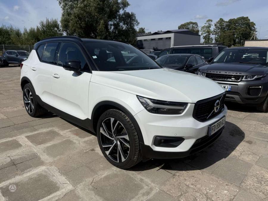 White Volvo XC40 2019 in Telschi, with an engine capacity of 1.97 L and mileage of 214 thousand km for 19750 €, photo 1 on AUTOMOTO.COM.LV