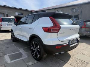 White Volvo XC40 2019 in Telschi, with an engine capacity of 1.97 L and mileage of 214 thousand km for 19750 €, photo 4 on AUTOMOTO.COM.LV