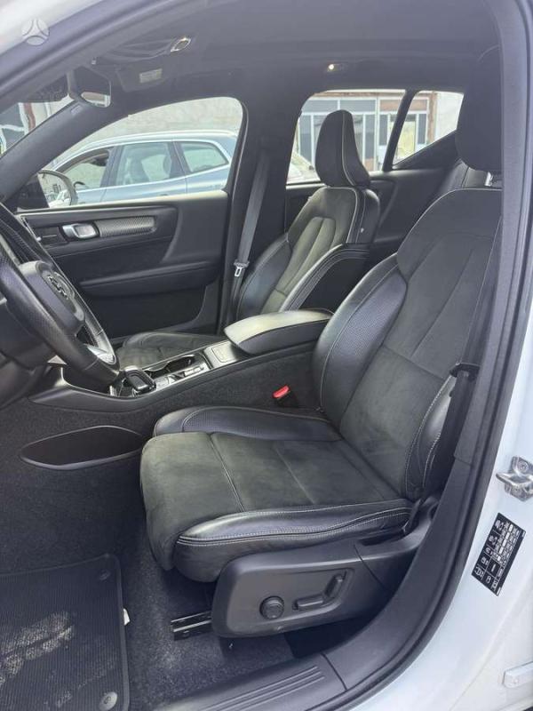 White Volvo XC40 2019 in Telschi, with an engine capacity of 1.97 L and mileage of 214 thousand km for 19750 €, photo 6 on AUTOMOTO.COM.LV