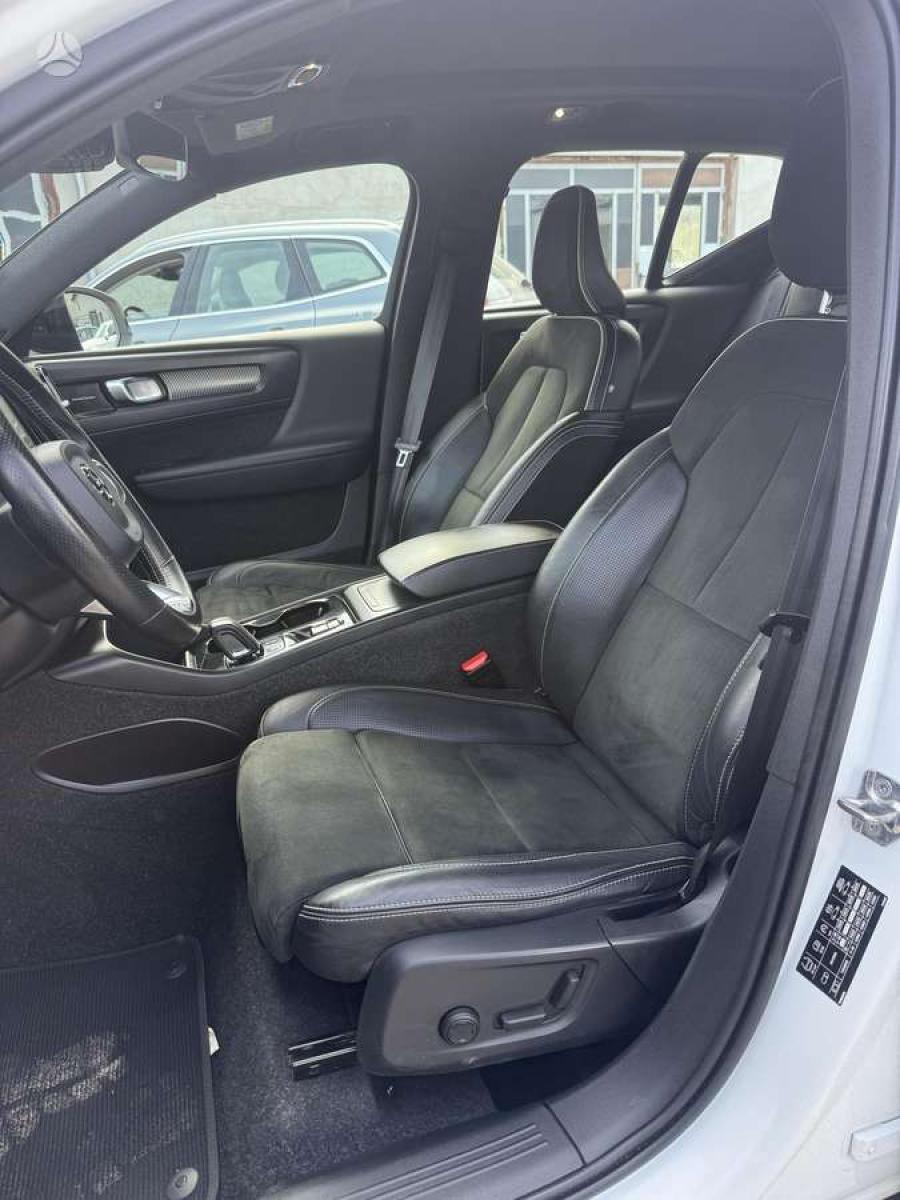 White Volvo XC40 2019 in Telschi, with an engine capacity of 1.97 L and mileage of 214 thousand km for 19750 €, photo 6 on AUTOMOTO.COM.LV