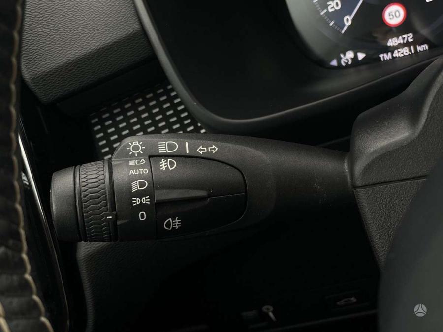 Balts Volvo XC40 2019 Viļņa, ar dzinēja tilpumu 2.00 L un nobraukumu 48 tūkst. km par 23999 €, foto 20 vietnē AUTOMOTO.COM.LV