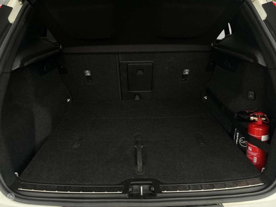 Белый Вольво XC40 2019 в Вильнюс, объемом двигателя 2.00 л и пробегом 48 тыс. км за 23999 €, фото 10 на AUTOMOTO.COM.LV