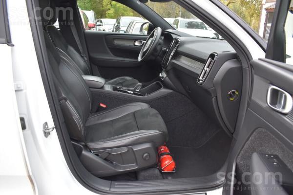 White Volvo XC40 2019 in Kuldiga, with an engine capacity of 1.50 L and mileage of 0 thousand km for 21550 €, photo 6 on AUTOMOTO.COM.LV