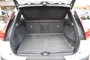 White Volvo XC40 2019 in Kuldiga, with an engine capacity of 1.50 L and mileage of 0 thousand km for 21550 €, photo 8 on AUTOMOTO.COM.LV