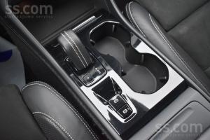 White Volvo XC40 2019 in Kuldiga, with an engine capacity of 1.50 L and mileage of 0 thousand km for 21550 €, photo 10 on AUTOMOTO.COM.LV