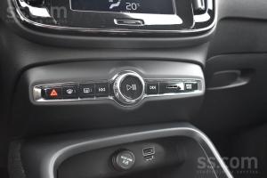 White Volvo XC40 2019 in Kuldiga, with an engine capacity of 1.50 L and mileage of 0 thousand km for 21550 €, photo 11 on AUTOMOTO.COM.LV
