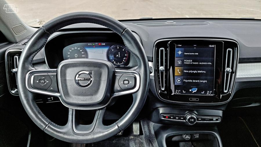 Белый Вольво XC40 2019 в Вильнюс, объемом двигателя 2.00 л и пробегом 185 тыс. км за 19500 €, фото 20 на AUTOMOTO.COM.LV