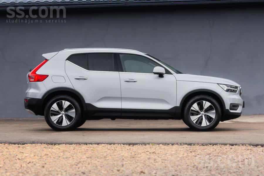 White Volvo XC40 2020 in Jelgava, with an engine capacity of 1.50 L and mileage of 190 thousand km for 20000 €, photo 4 on AUTOMOTO.COM.LV