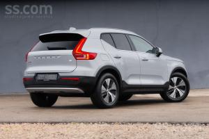 White Volvo XC40 2020 in Jelgava, with an engine capacity of 1.50 L and mileage of 190 thousand km for 20000 €, photo 5 on AUTOMOTO.COM.LV