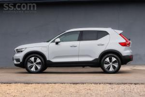 White Volvo XC40 2020 in Jelgava, with an engine capacity of 1.50 L and mileage of 190 thousand km for 20000 €, photo 8 on AUTOMOTO.COM.LV