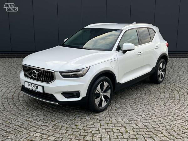 Balts Volvo XC40 2020 Kauņa, ar dzinēja tilpumu 1.50 L un nobraukumu 49 tūkst. km par 29497 €, foto 2 vietnē AUTOMOTO.COM.LV
