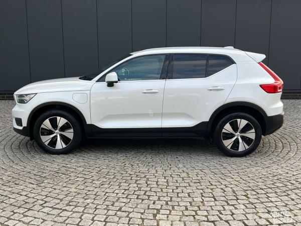 Balts Volvo XC40 2020 Kauņa, ar dzinēja tilpumu 1.50 L un nobraukumu 49 tūkst. km par 29497 €, foto 3 vietnē AUTOMOTO.COM.LV