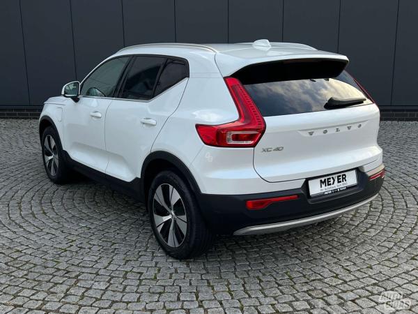 Balts Volvo XC40 2020 Kauņa, ar dzinēja tilpumu 1.50 L un nobraukumu 49 tūkst. km par 29497 €, foto 4 vietnē AUTOMOTO.COM.LV