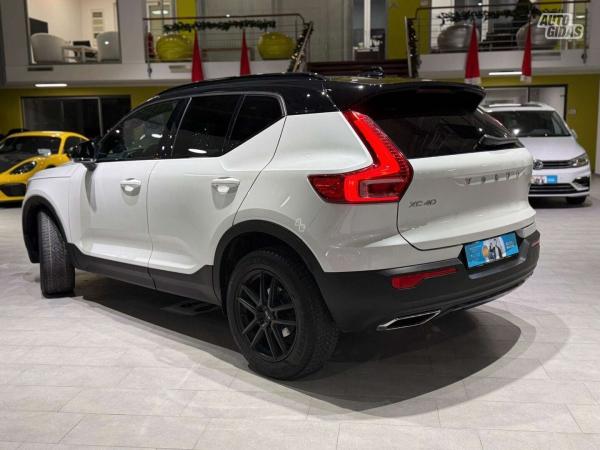Balts Volvo XC40 2020 Kauņa, ar dzinēja tilpumu 2.00 L un nobraukumu 82 tūkst. km par 26515 €, foto 3 vietnē AUTOMOTO.COM.LV
