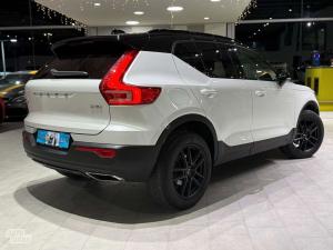 White Volvo XC40 2020 in Kaunas, with an engine capacity of 2.00 L and mileage of 82 thousand km for 26515 €, photo 6 on AUTOMOTO.COM.LV