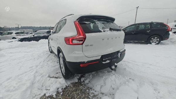 Balts Volvo XC40 2020 Viļņa, ar dzinēja tilpumu 2.00 L un nobraukumu 240 tūkst. km par 11900 €, foto 6 vietnē AUTOMOTO.COM.LV