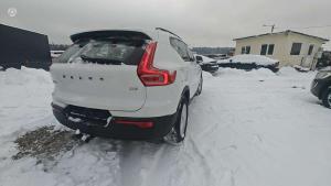 White Volvo XC40 2020 in Vilnius, with an engine capacity of 2.00 L and mileage of 240 thousand km for 11900 €, photo 8 on AUTOMOTO.COM.LV