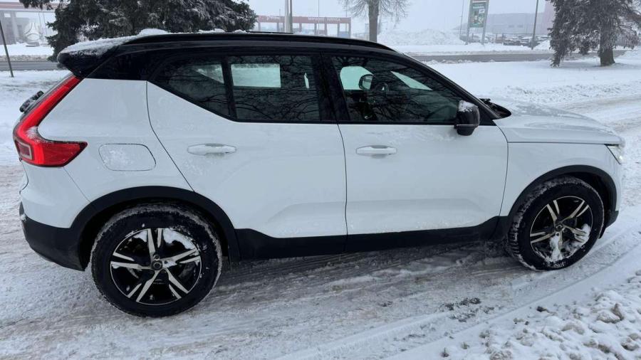 Balts Volvo XC40 2020 Tauragė, ar dzinēja tilpumu 1.97 L un nobraukumu 330 tūkst. km par 11700 €, foto 5 vietnē AUTOMOTO.COM.LV