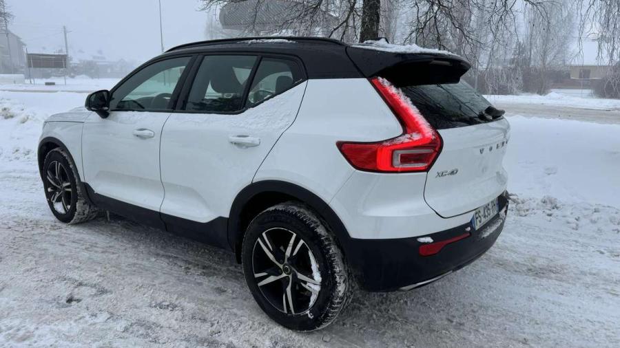Balts Volvo XC40 2020 Tauragė, ar dzinēja tilpumu 1.97 L un nobraukumu 330 tūkst. km par 11700 €, foto 7 vietnē AUTOMOTO.COM.LV