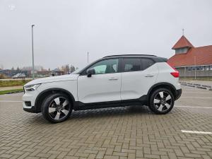 White Volvo XC40 2020 in Klaipeda, with an engine capacity of 1.97 L and mileage of 13 thousand km for 19800 €, photo 19 on AUTOMOTO.COM.LV