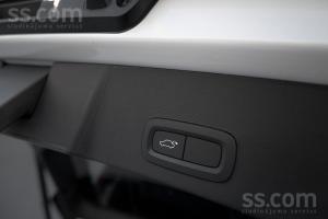 Balts Volvo XC40 2020 Jelgava, ar dzinēja tilpumu 1.50 L un nobraukumu 174 tūkst. km par 21500 €, foto 18 vietnē AUTOMOTO.COM.LV