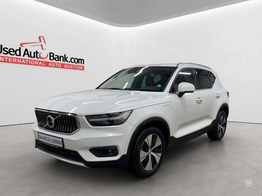 Balts Volvo XC40 2020 Viļņa, ar dzinēja tilpumu 1.48 L un nobraukumu 129 tūkst. km par 21768 €, foto 1 vietnē AUTOMOTO.COM.LV