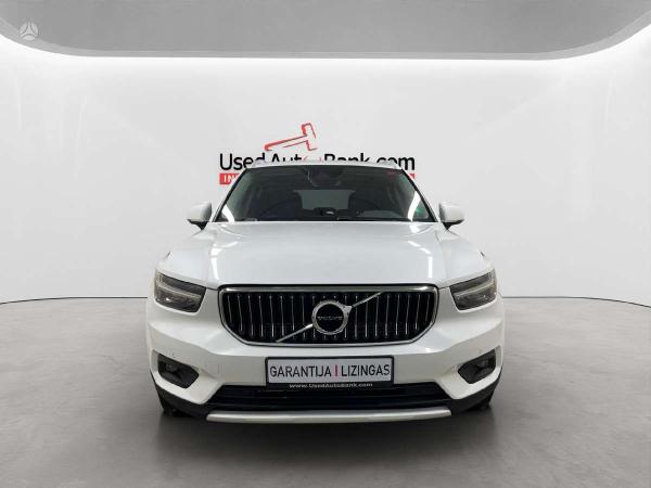 Balts Volvo XC40 2020 Viļņa, ar dzinēja tilpumu 1.48 L un nobraukumu 129 tūkst. km par 21768 €, foto 2 vietnē AUTOMOTO.COM.LV