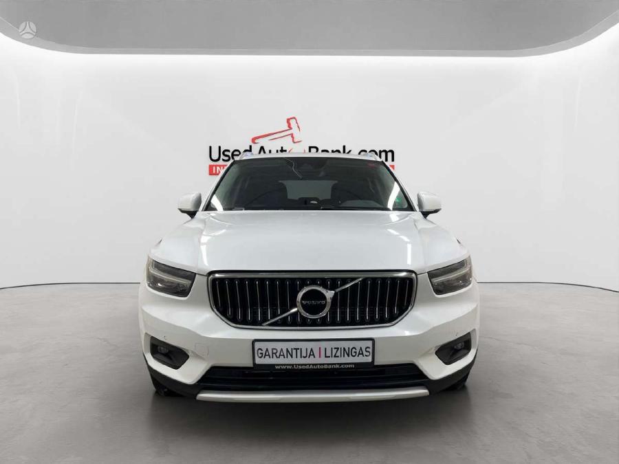 Balts Volvo XC40 2020 Viļņa, ar dzinēja tilpumu 1.48 L un nobraukumu 129 tūkst. km par 21768 €, foto 2 vietnē AUTOMOTO.COM.LV