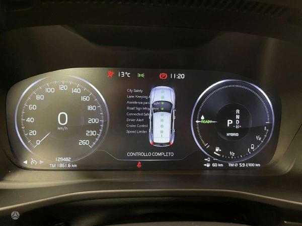 Белый Вольво XC40 2020 в Вильнюс, объемом двигателя 1.48 л и пробегом 129 тыс. км за 21768 €, фото 11 на AUTOMOTO.COM.LV