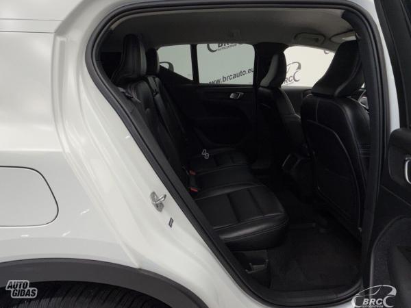 Balts Volvo XC40 2020 Avižieniai, ar dzinēja tilpumu 2.00 L un nobraukumu 126 tūkst. km par 20500 €, foto 9 vietnē AUTOMOTO.COM.LV