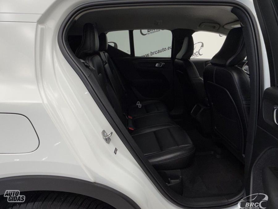 White Volvo XC40 2020 in Avizieniai, with an engine capacity of 2.00 L and mileage of 126 thousand km for 20500 €, photo 10 on AUTOMOTO.COM.LV