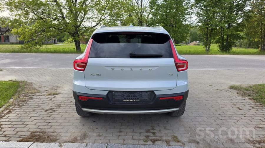 Белый Вольво XC40 2020 в Лимбажи, объемом двигателя 1.50 л и пробегом 149 тыс. км за 21500 €, фото 7 на AUTOMOTO.COM.LV