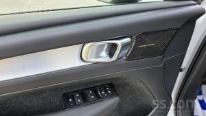 Белый Вольво XC40 2020 в Лимбажи, объемом двигателя 1.50 л и пробегом 149 тыс. км за 21500 €, фото 12 на AUTOMOTO.COM.LV