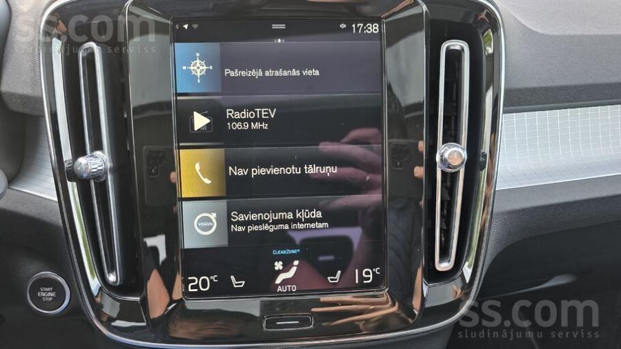 Белый Вольво XC40 2020 в Лимбажи, объемом двигателя 1.50 л и пробегом 149 тыс. км за 21500 €, фото 19 на AUTOMOTO.COM.LV