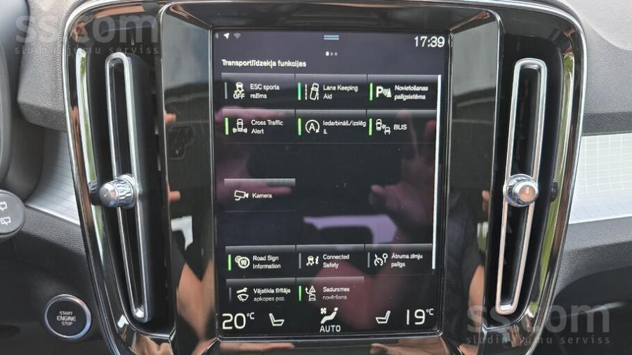 Белый Вольво XC40 2020 в Лимбажи, объемом двигателя 1.50 л и пробегом 149 тыс. км за 21500 €, фото 22 на AUTOMOTO.COM.LV