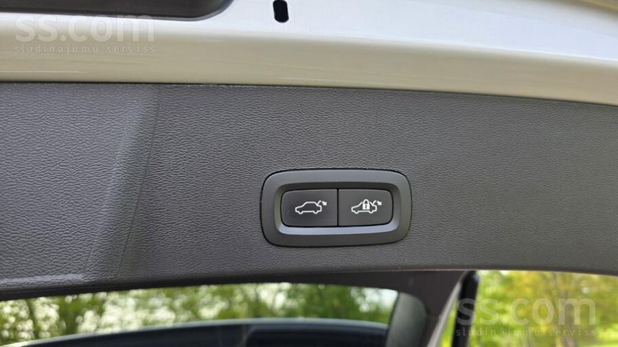 Белый Вольво XC40 2020 в Лимбажи, объемом двигателя 1.50 л и пробегом 149 тыс. км за 21500 €, фото 34 на AUTOMOTO.COM.LV