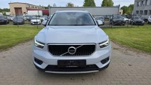 White Volvo XC40 2020 in Riga, with an engine capacity of 1.50 L and mileage of 15 thousand km for 21500 €, photo 3 on AUTOMOTO.COM.LV