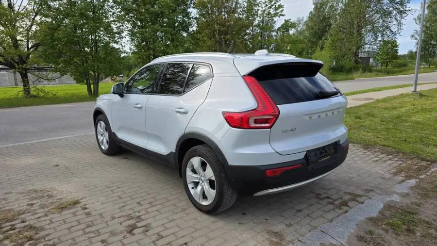 White Volvo XC40 2020 in Riga, with an engine capacity of 1.50 L and mileage of 15 thousand km for 21500 €, photo 8 on AUTOMOTO.COM.LV