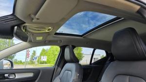 White Volvo XC40 2020 in Riga, with an engine capacity of 1.50 L and mileage of 15 thousand km for 21500 €, photo 14 on AUTOMOTO.COM.LV