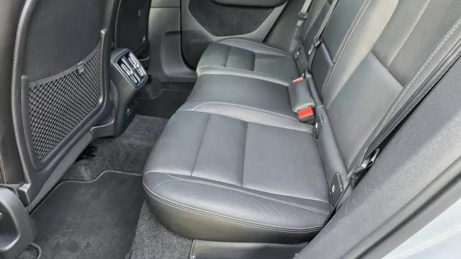 White Volvo XC40 2020 in Riga, with an engine capacity of 1.50 L and mileage of 15 thousand km for 21500 €, photo 26 on AUTOMOTO.COM.LV