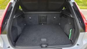 White Volvo XC40 2020 in Riga, with an engine capacity of 1.50 L and mileage of 15 thousand km for 21500 €, photo 30 on AUTOMOTO.COM.LV