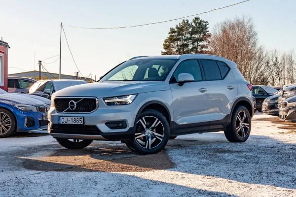 Balts Volvo XC40 2020 Rīga, ar dzinēja tilpumu 2.00 L un nobraukumu 159 tūkst. km par 18995 €, foto 3 vietnē AUTOMOTO.COM.LV